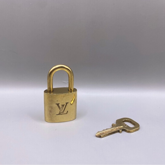 Louis Vuitton | Accessories | Authentic Louis Vuitton Goldlock Key ...